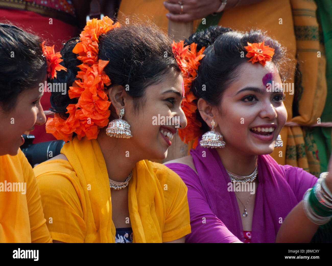 Kolkata people arrival hi-res stock photography and images - Alamy
