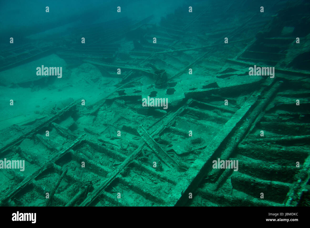 Metal parts of shipwreck lay on bottom of caribbean sea Stock Photo - Alamy