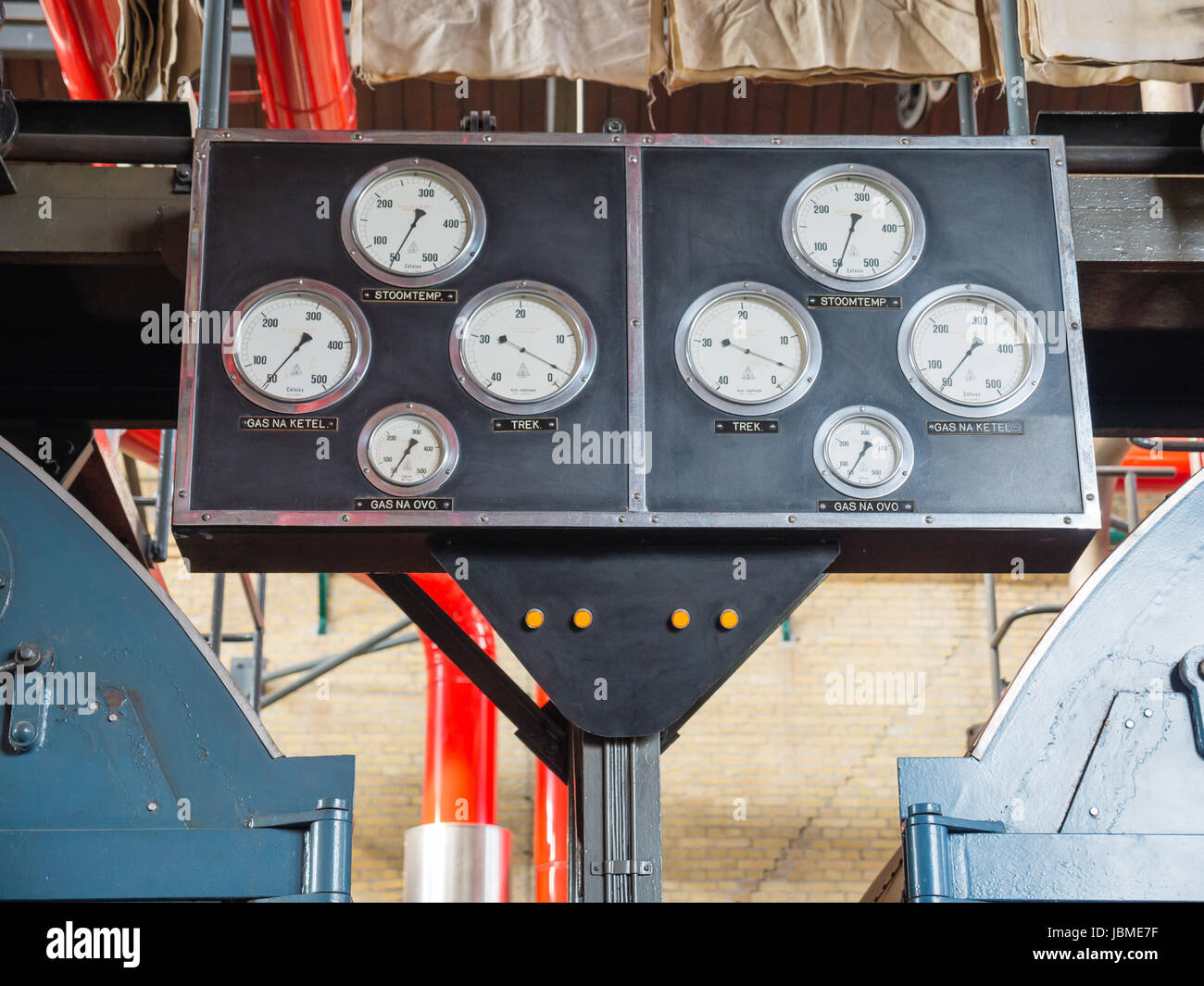 Inside water pumping station hi-res stock photography and images - Alamy