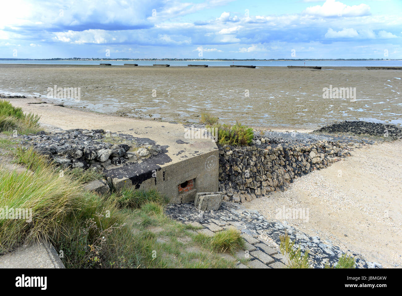 Ww2 beach defences uk hi-res stock photography and images - Alamy