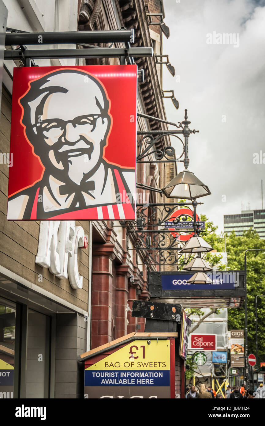 Kfc chicken bucket hi-res stock photography and images - Alamy