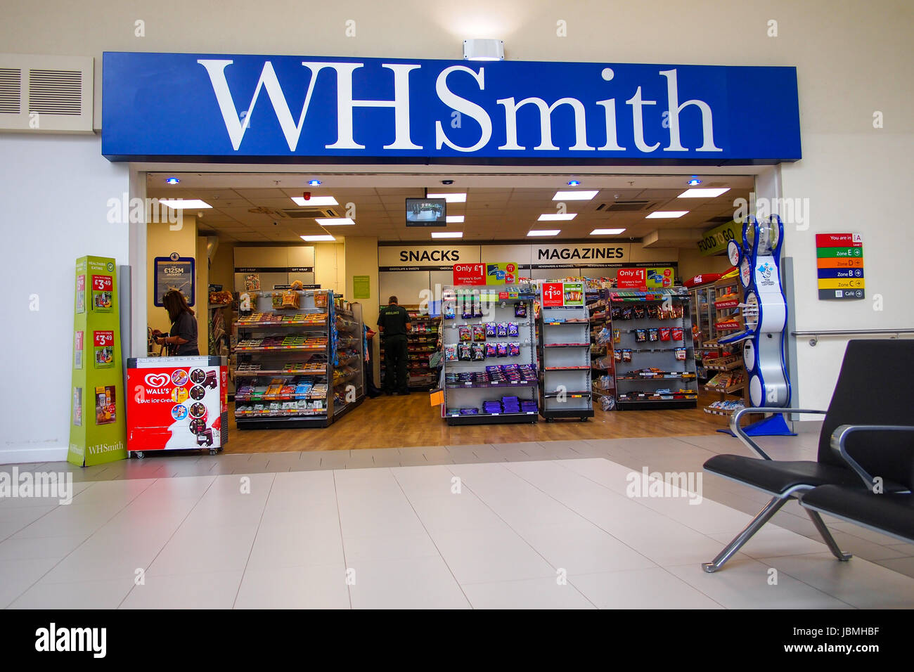 Wh smith newsagent hi-res stock photography and images - Alamy