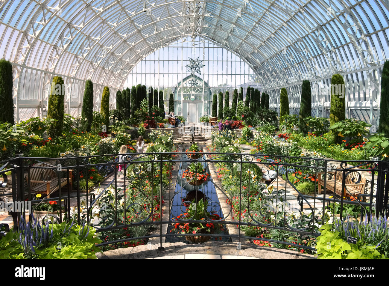Sunken Garden summer flower show at Como Conservatory in St. Paul, MN ...