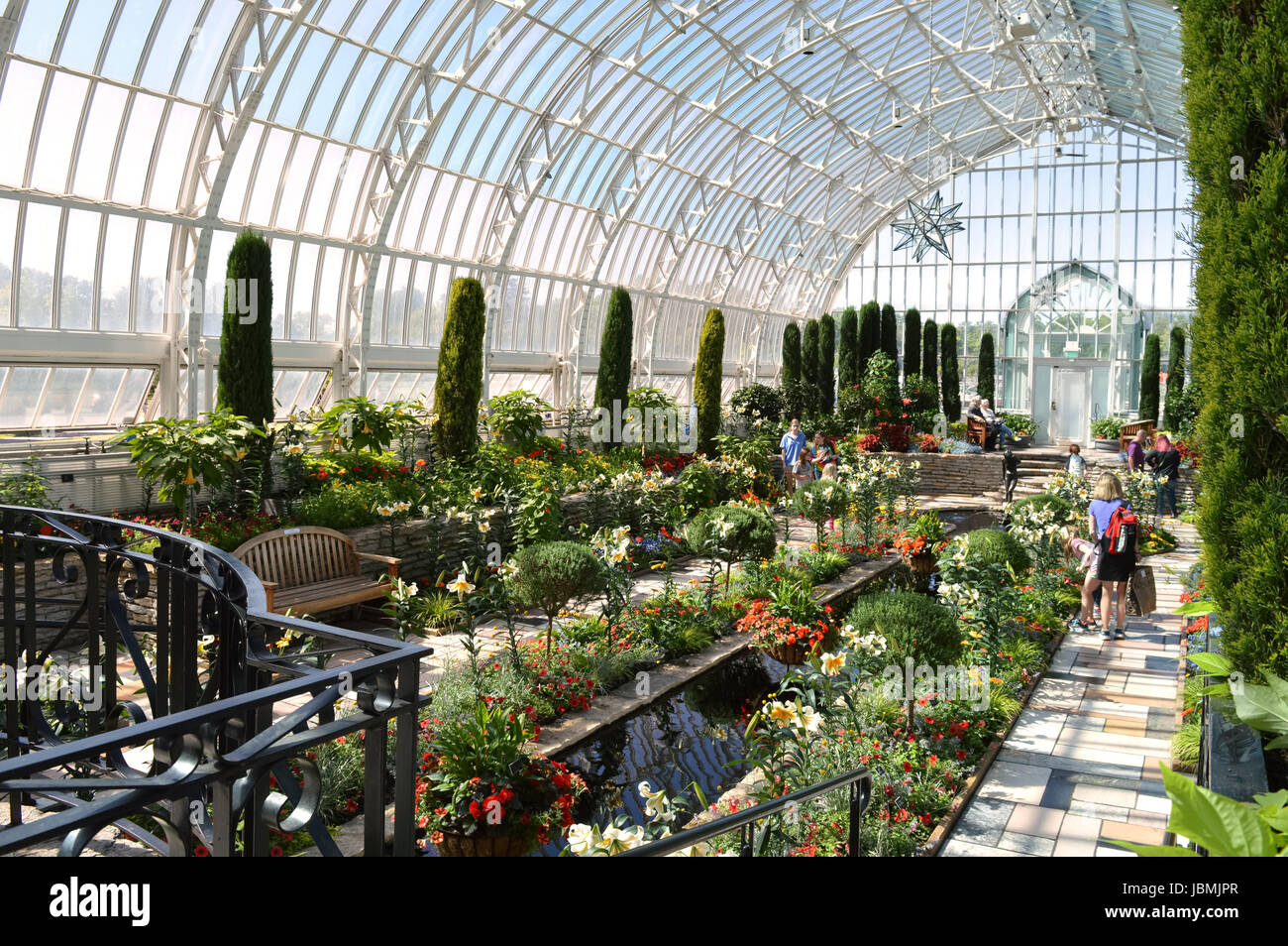 Sunken Garden summer flower show at Como Conservatory in St. Paul, MN ...
