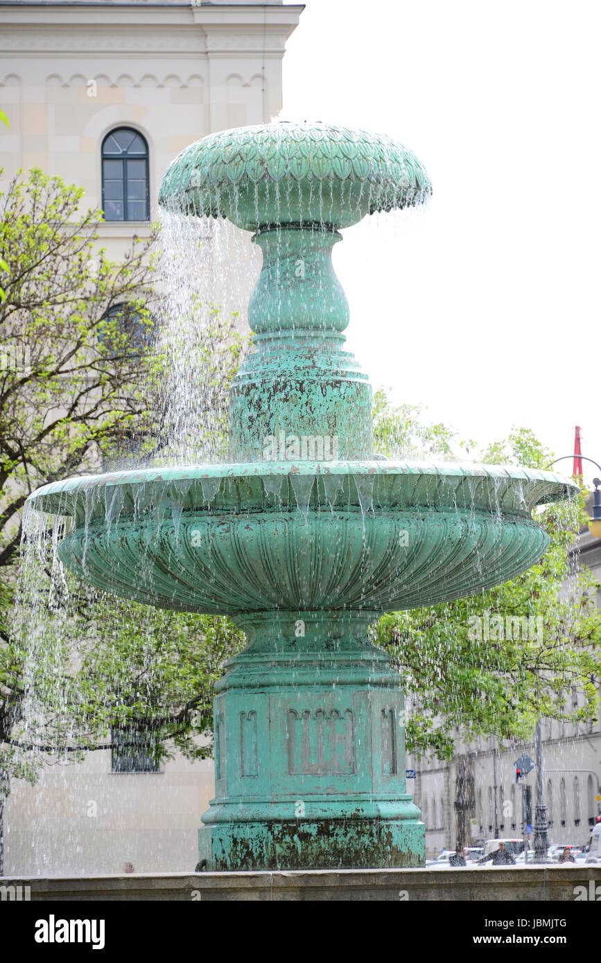 Munich fountain hi-res stock photography and images - Alamy