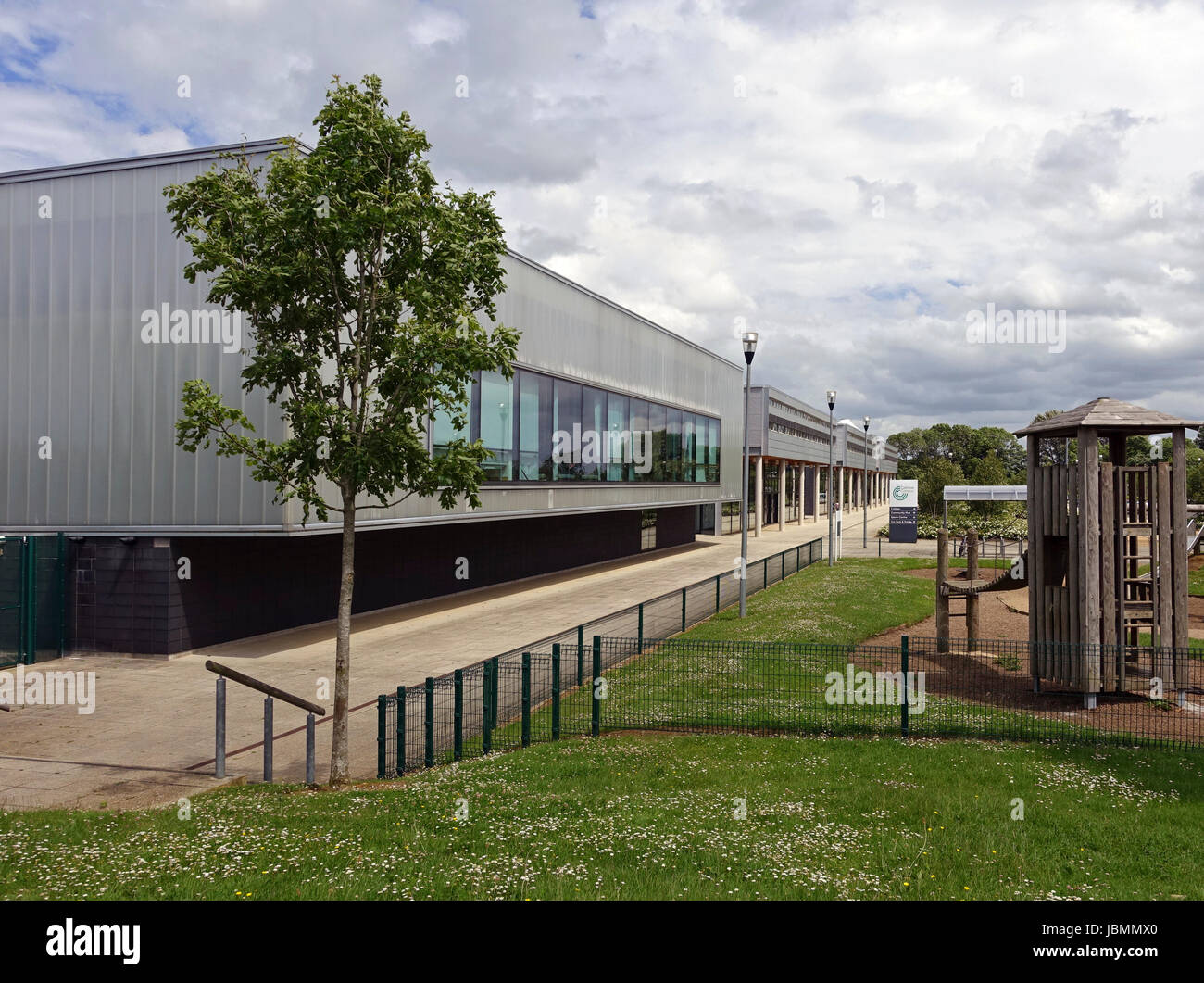 College secondary school architecture hi-res stock photography and ...