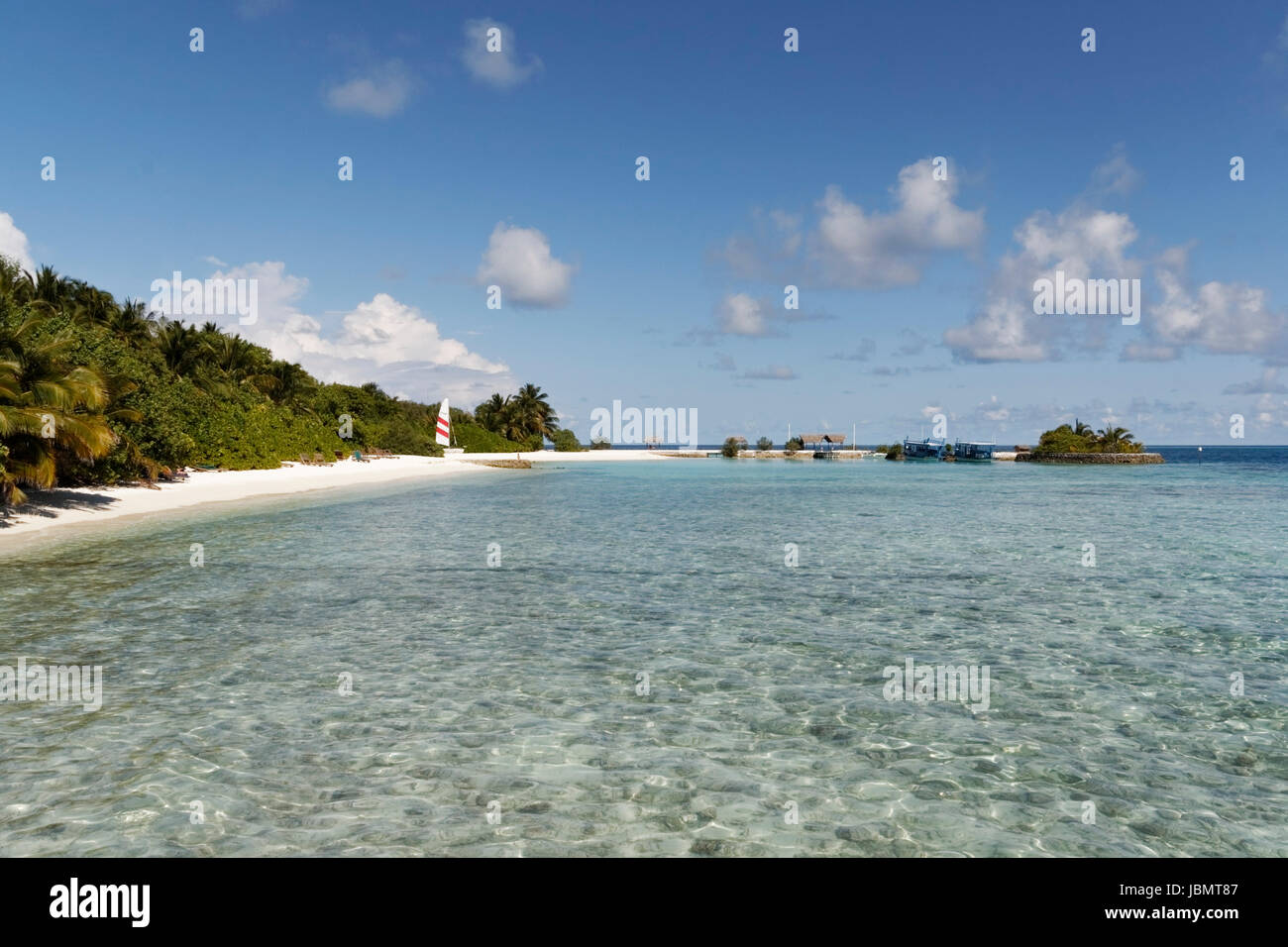 Boat shaped bar hi-res stock photography and images - Alamy