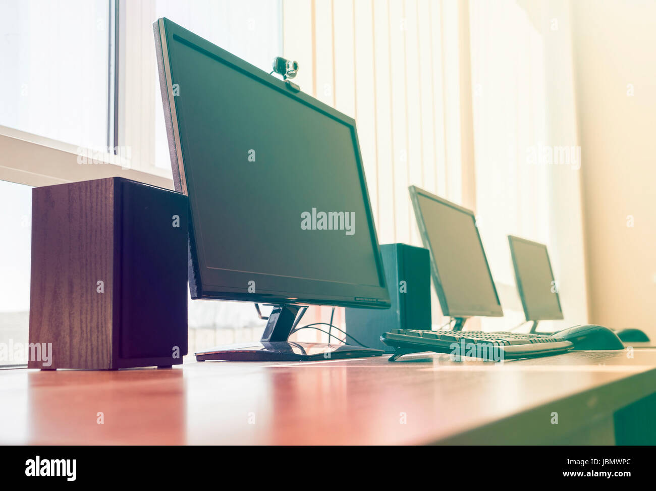 Computers in data center hi-res stock photography and images - Alamy