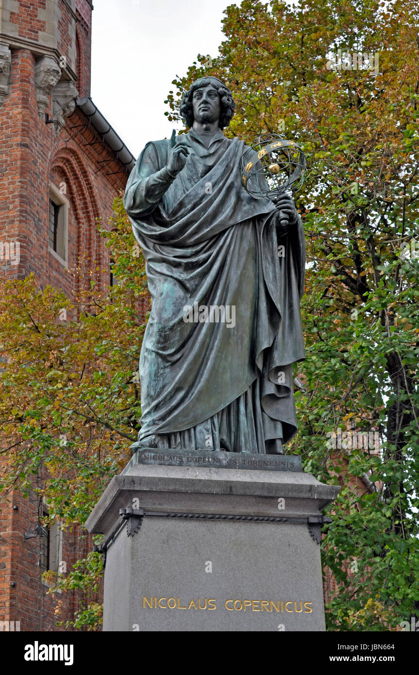 Monument to Nicolaus Copernicus in Torun, Poland Stock Photo - Alamy