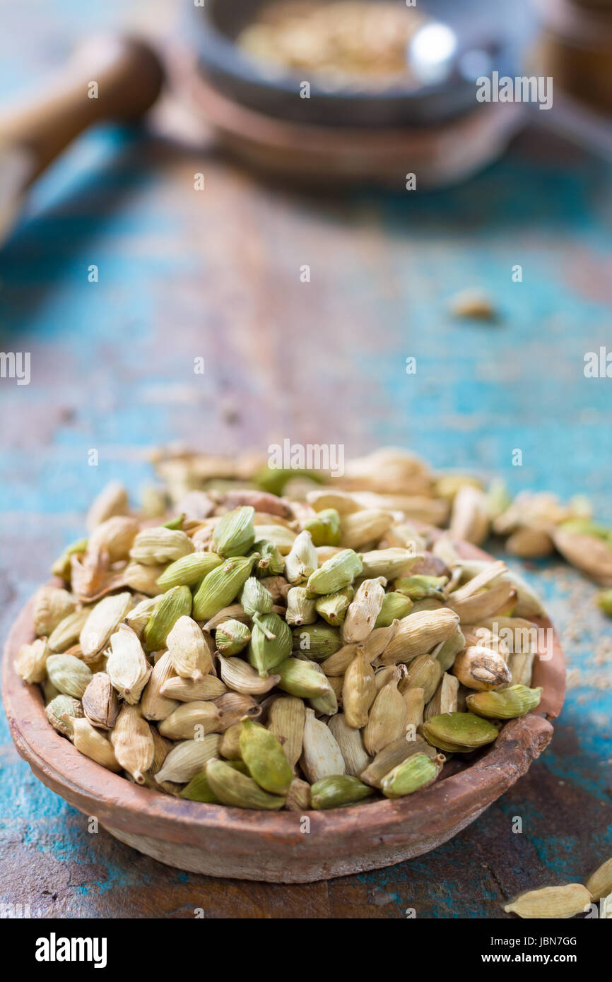 Raw Organic Cardamom Pods ready to use Stock Photo - Alamy