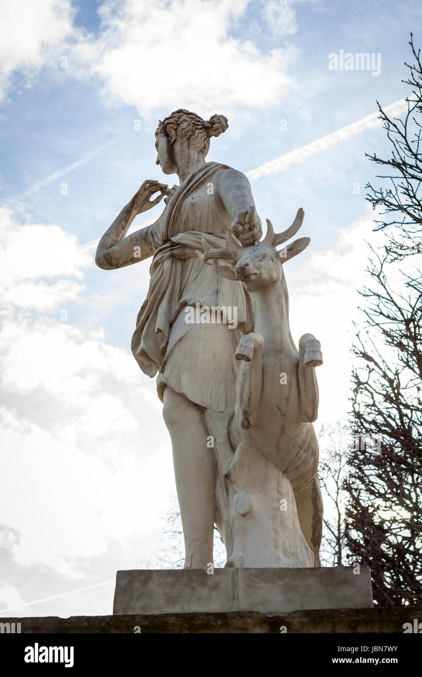Skulptur aus marmor hi-res stock photography and images - Alamy
