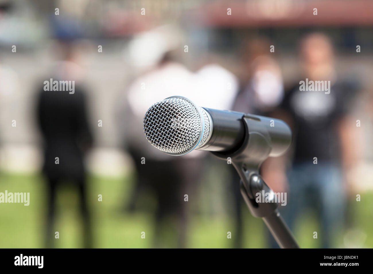 People mic hi-res stock photography and images - Alamy