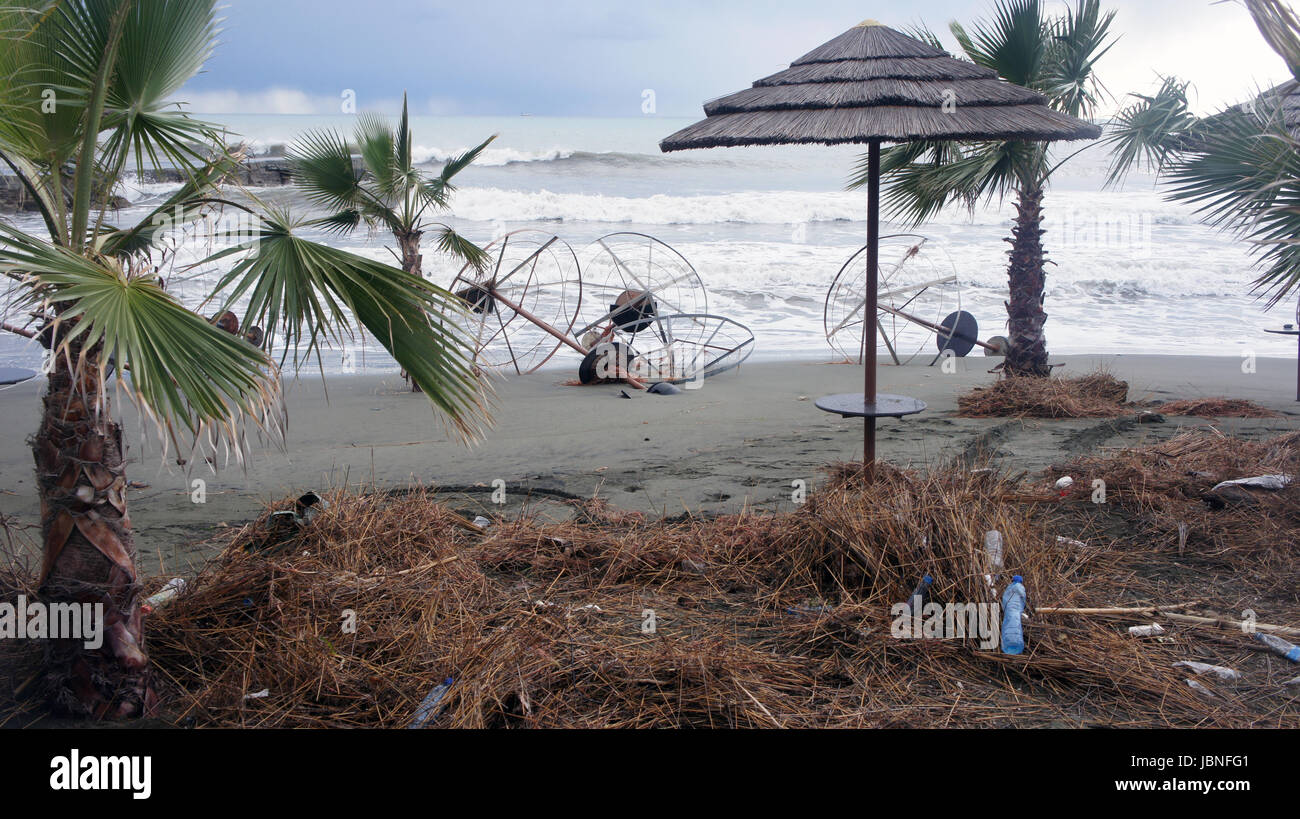 Massive summer storm hi-res stock photography and images - Alamy