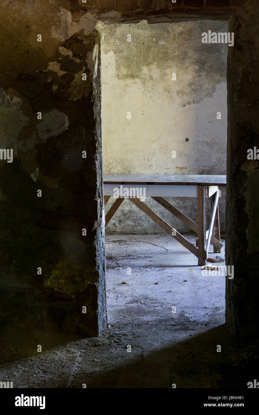 Inside old abandoned farm house hi-res stock photography and images - Alamy