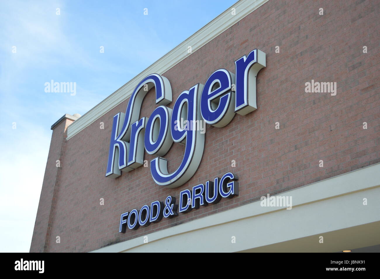 Kroger store front hi-res stock photography and images - Alamy