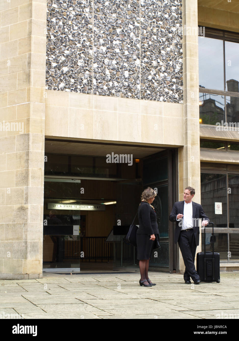 Uk police outside law courts hi-res stock photography and images - Alamy