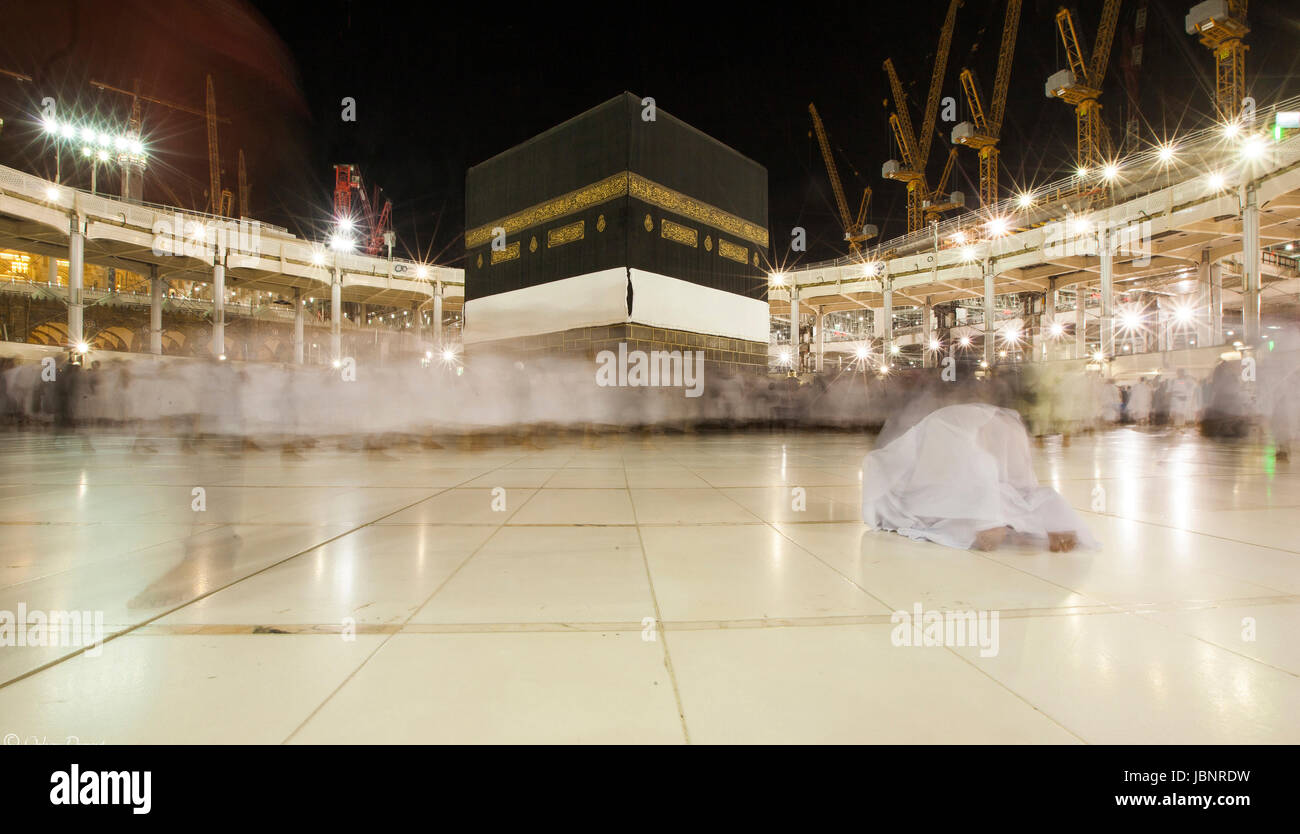 Prayer at Kaaba Stock Photo - Alamy