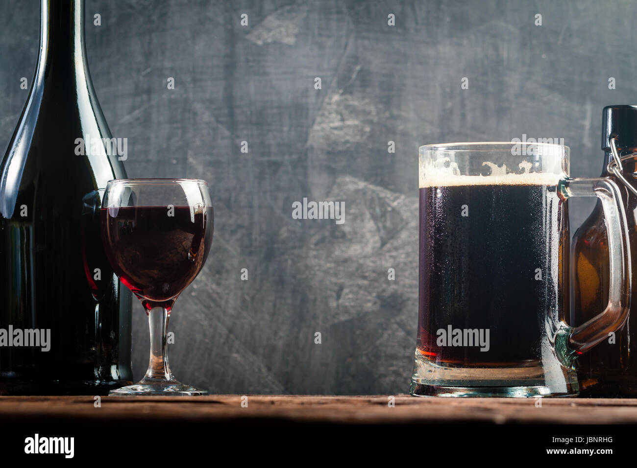 Wine and beer and still life hi-res stock photography and images - Alamy