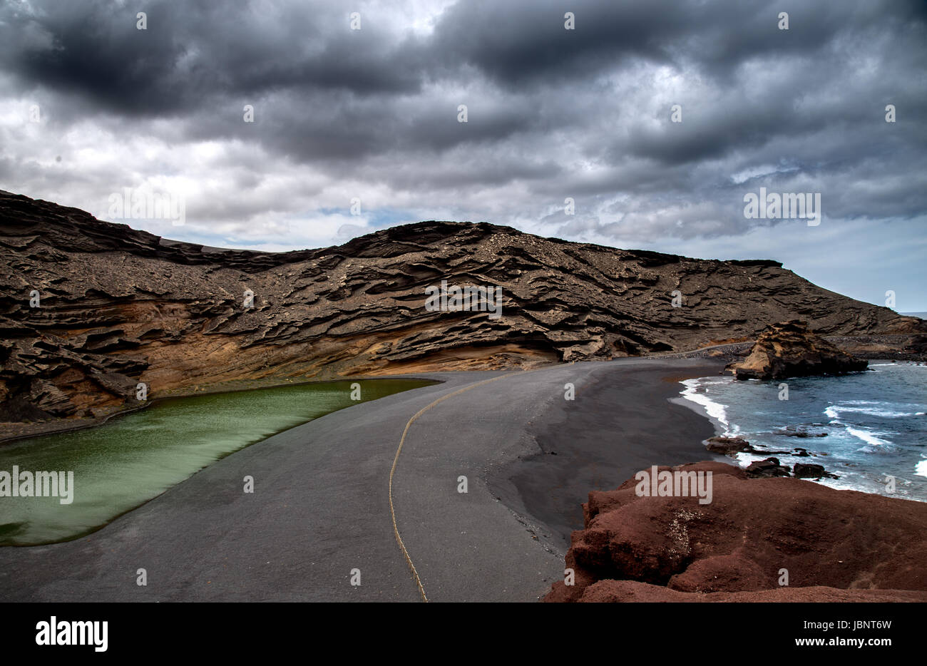 Lago verde hi-res stock photography and images - Alamy