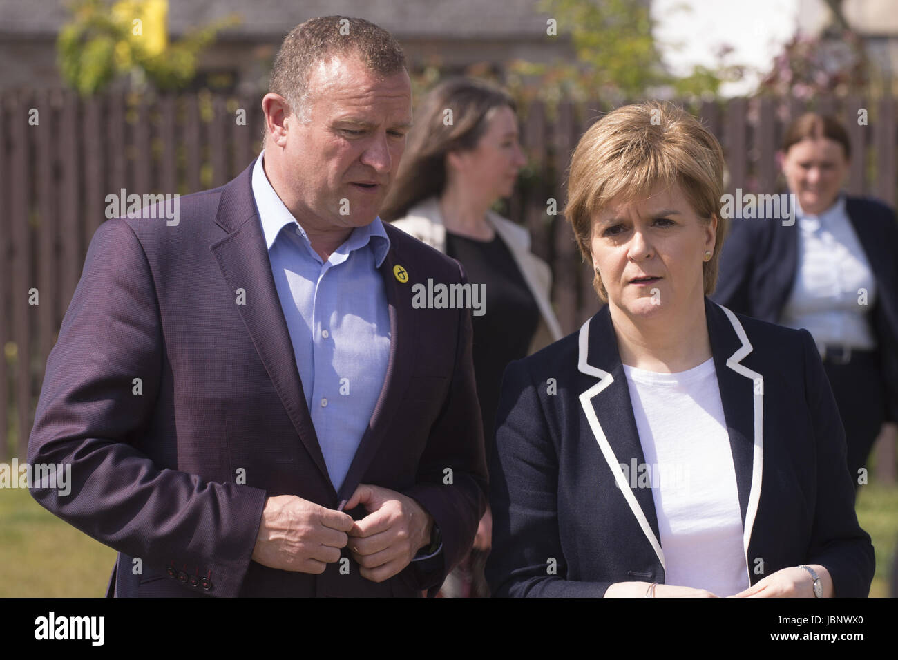 The First Minister visits the Highland food bank in Inverness with SNP ...