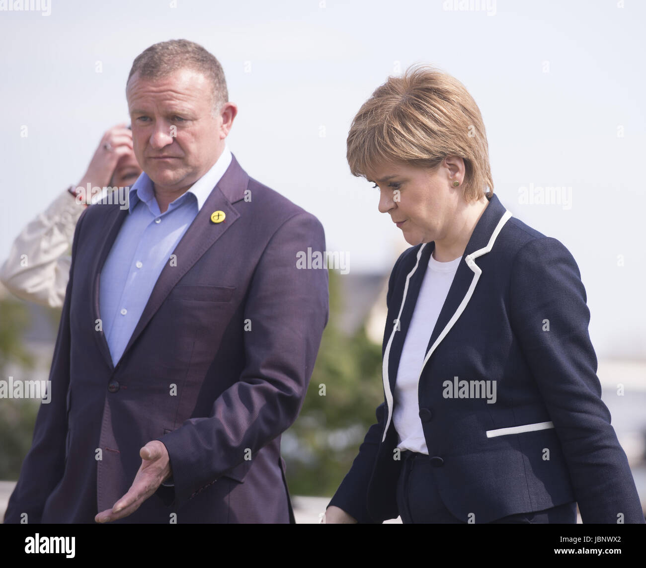 The First Minister visits the Highland food bank in Inverness with SNP ...
