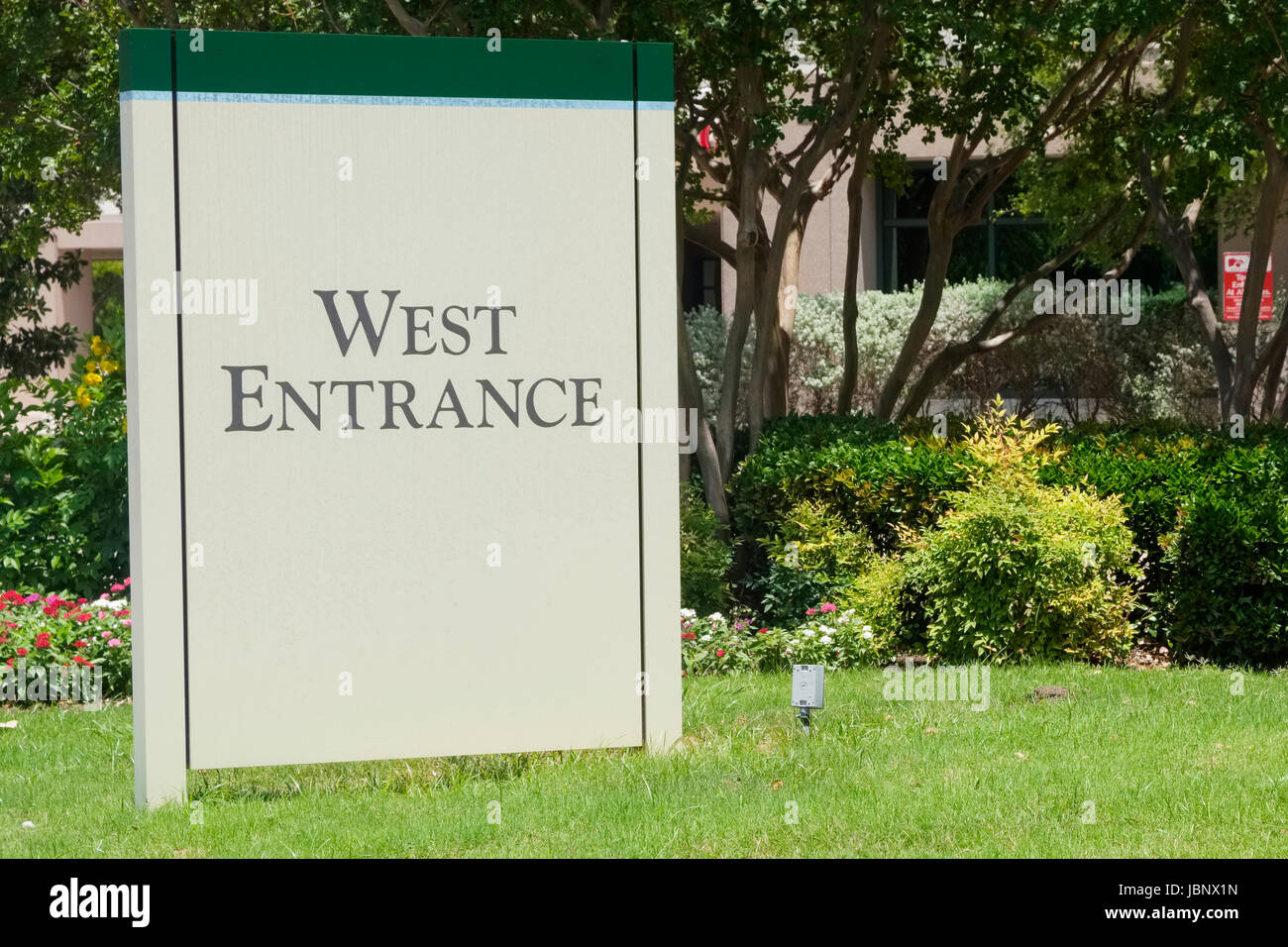 Medical services entrance hi-res stock photography and images - Alamy