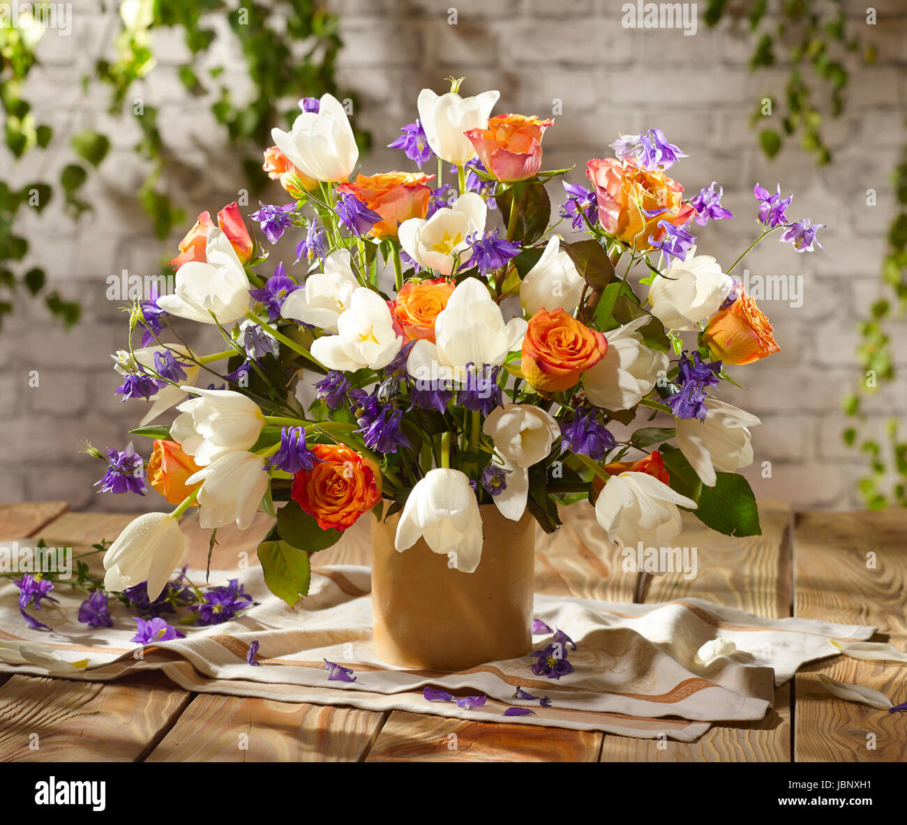 Tulips roses hi-res stock photography and images - Alamy