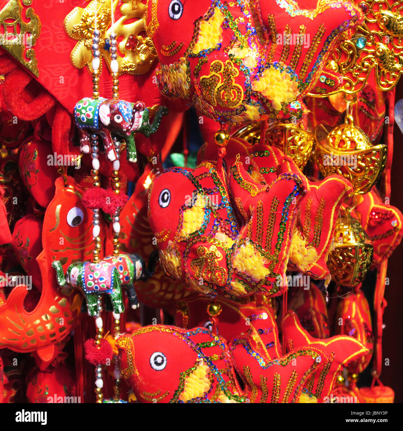 Trinkets for sale hi-res stock photography and images - Alamy