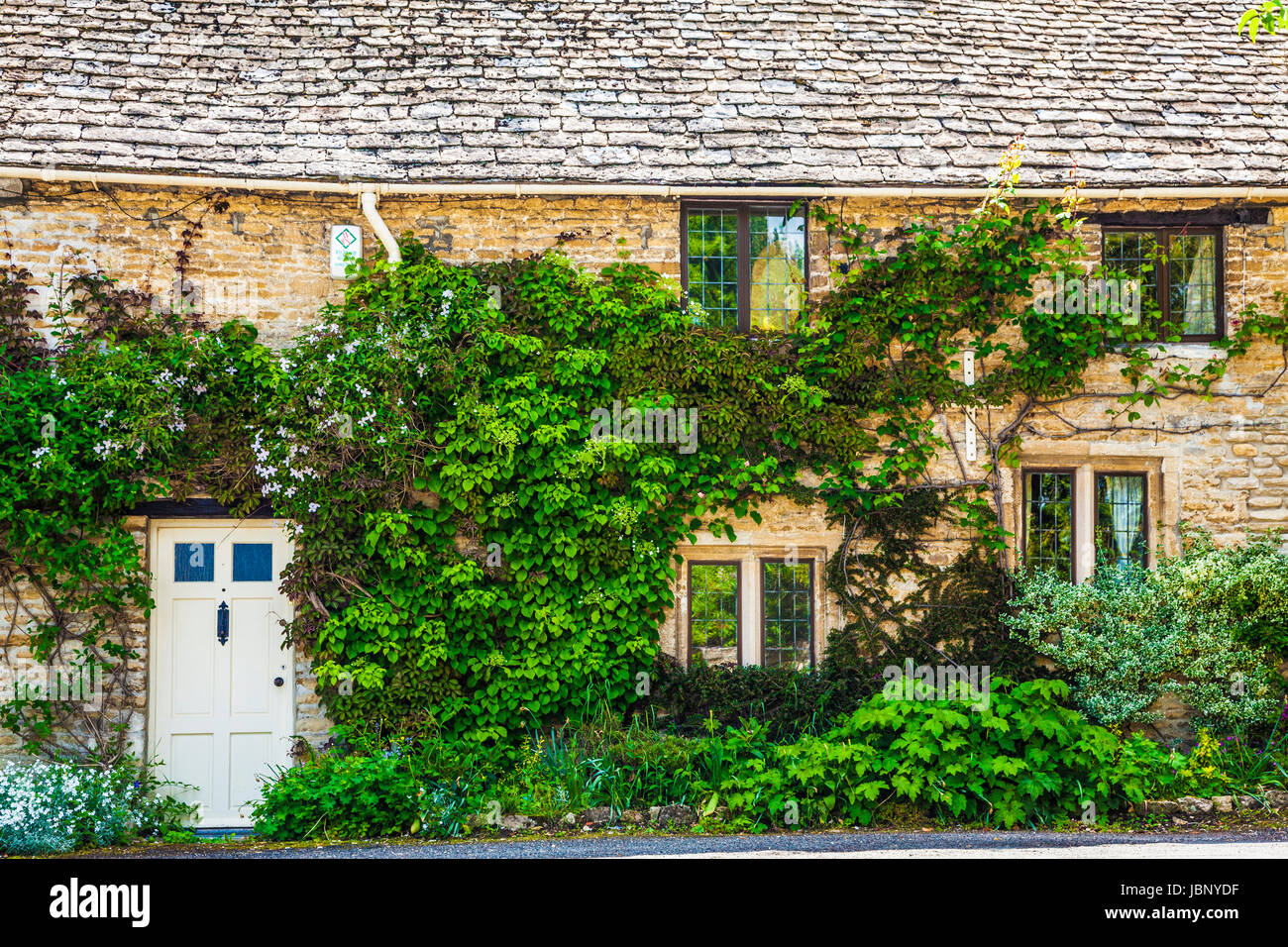 Clematis house hi-res stock photography and images - Alamy