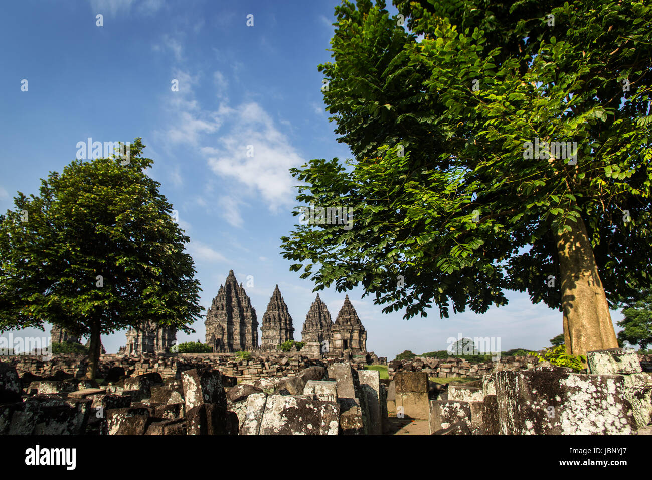 From distance temple hi-res stock photography and images - Alamy