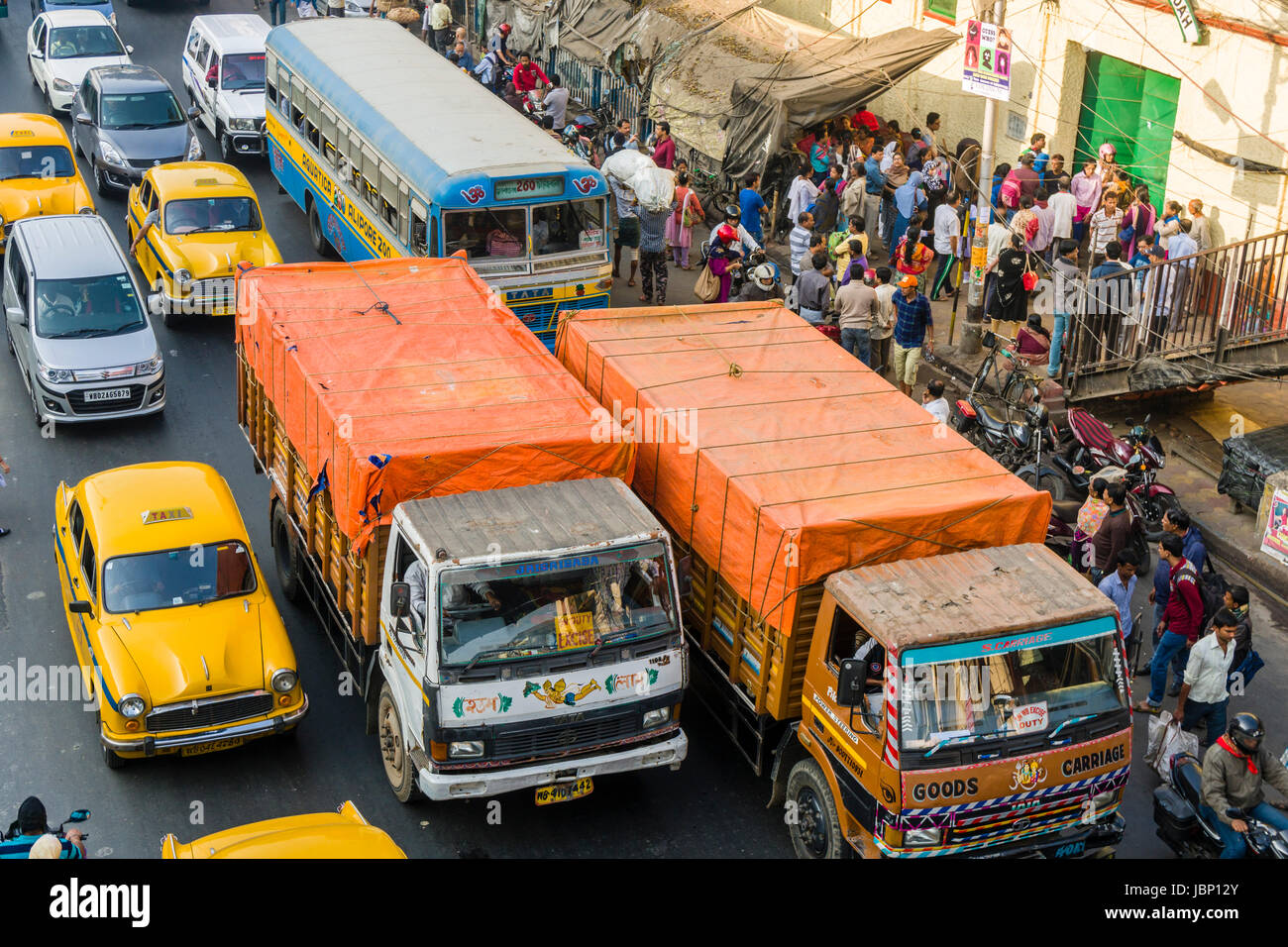 Kolkata Traffic Hi Res Stock Photography And Images Alamy