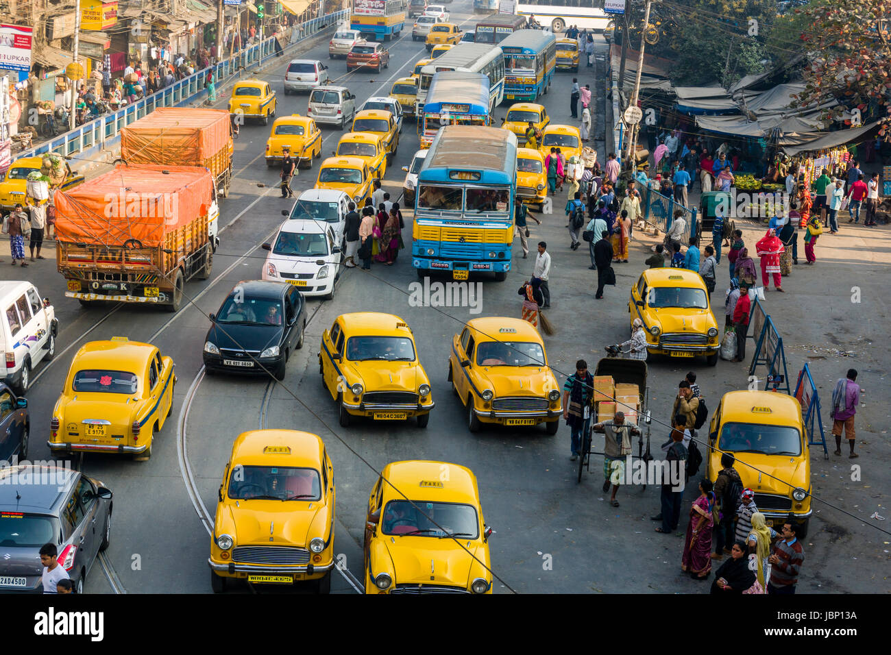 Crowded bus india hi-res stock photography and images - Alamy