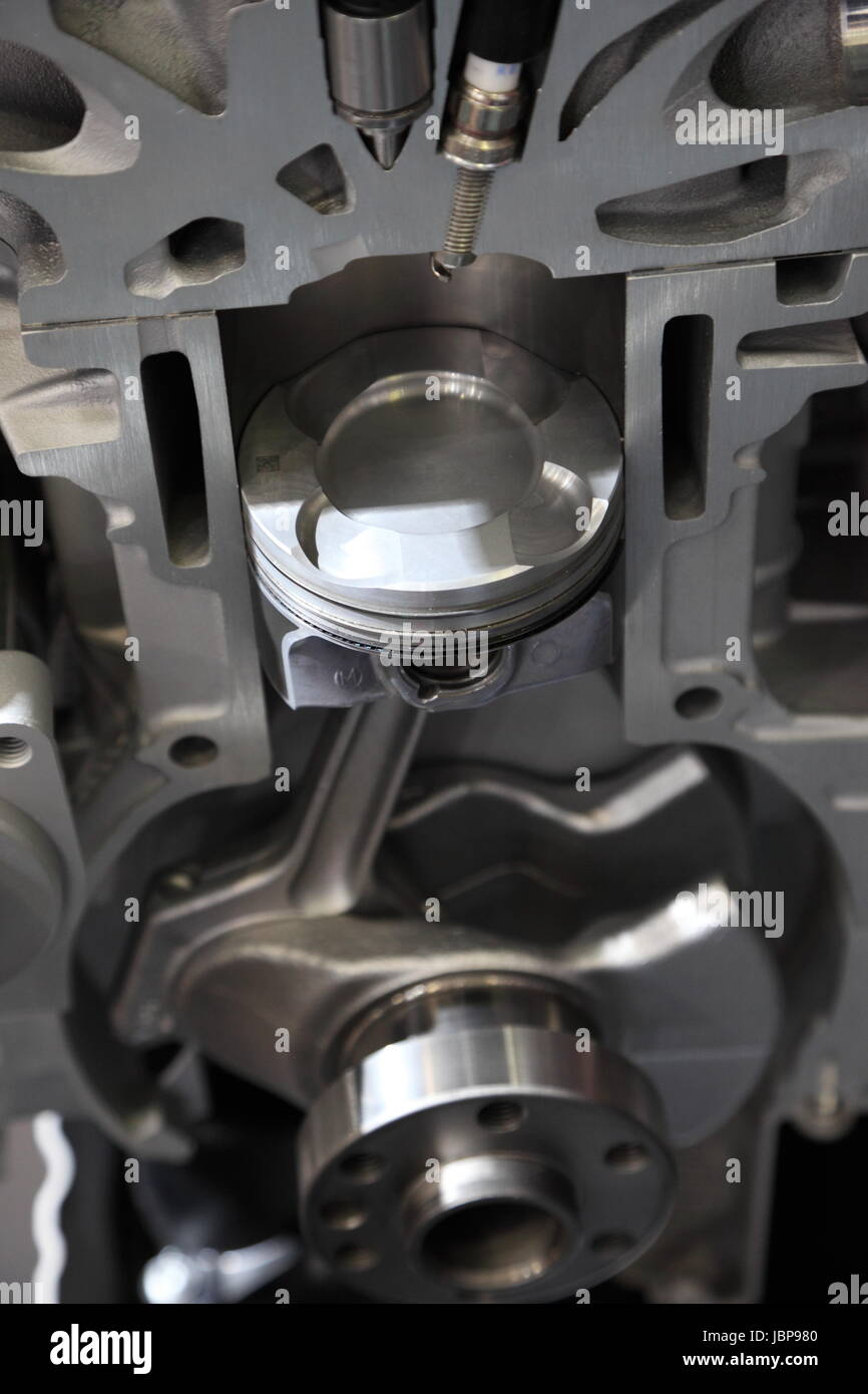Motor cross section with piston and cylinder Stock Photo - Alamy