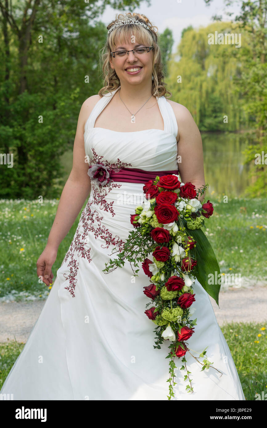 Braut in der Natur Stock Photo - Alamy