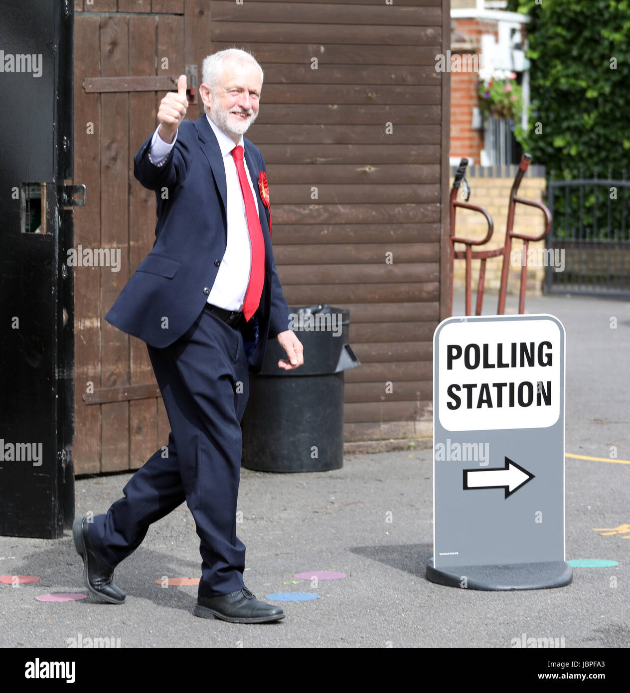 Pic shows: Jeremy Corbyn votes in 2017 general election in school near ...