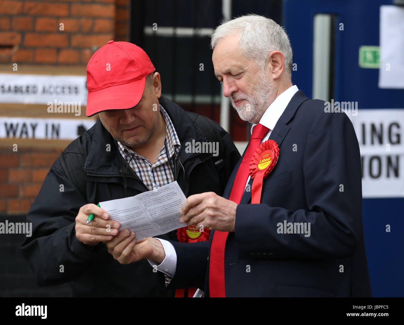 Pic shows: Jeremy Corbyn votes in 2017 general election in school near ...