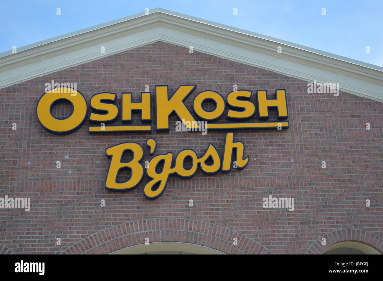 Shopping mall usa sale crowd hi-res stock photography and images - Alamy