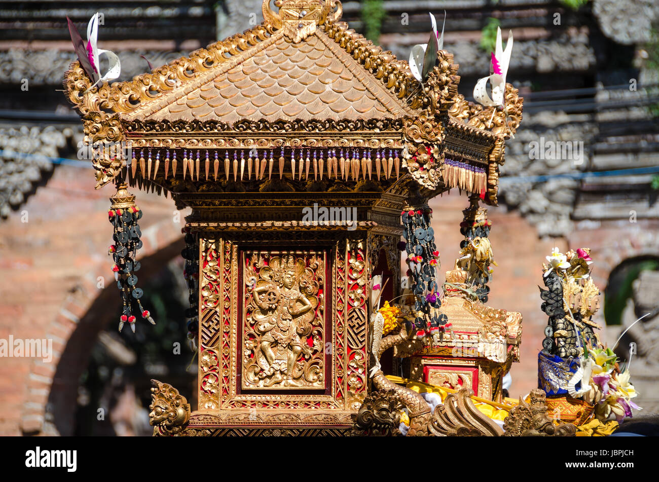 Hindu gods statues hi-res stock photography and images - Alamy