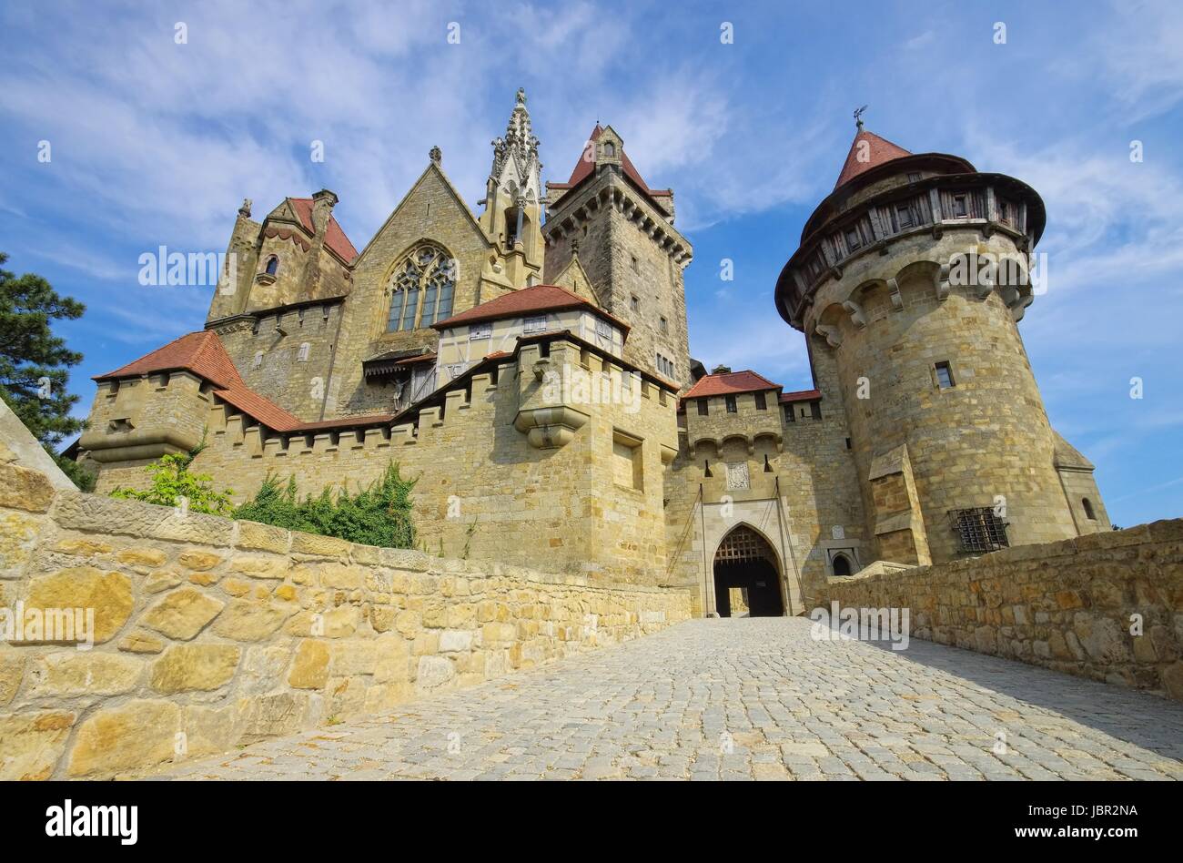 Burg kreuzenstein castle hi-res stock photography and images - Alamy