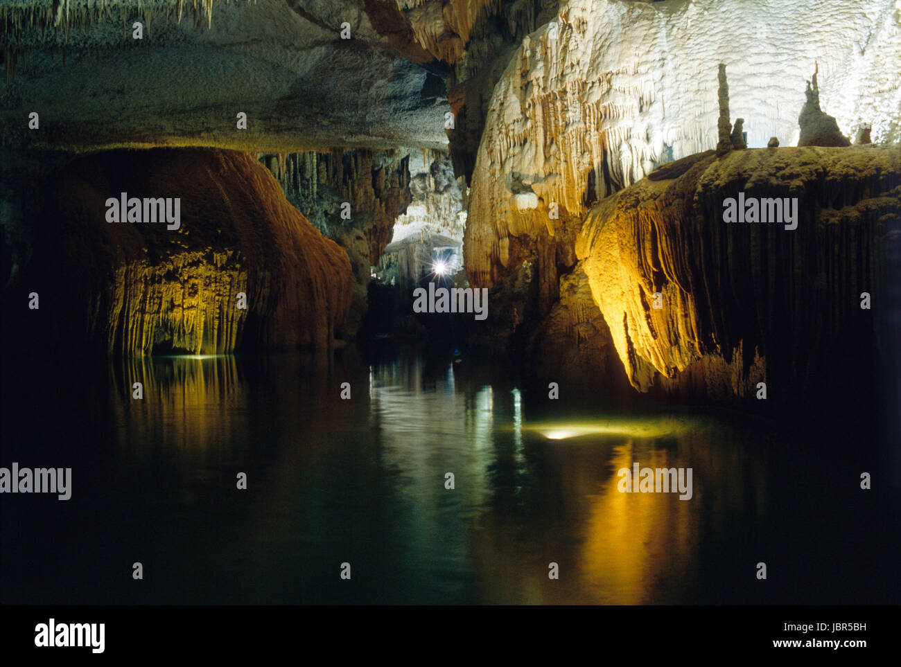 Jeita grotto hi-res stock photography and images - Alamy