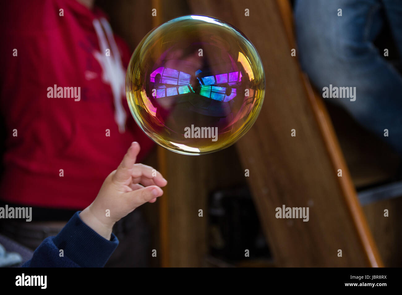 Soap bubble show hi-res stock photography and images - Alamy