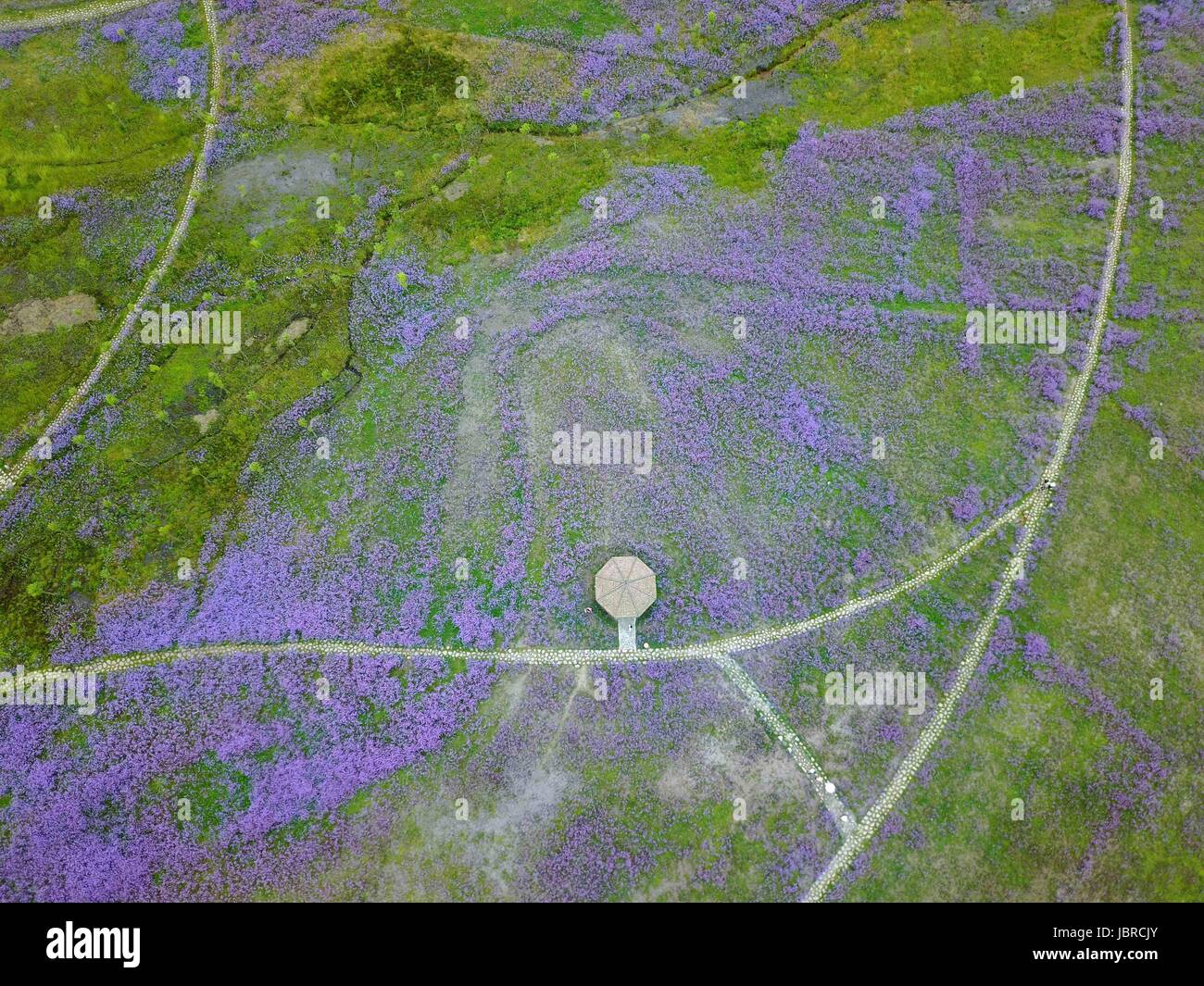 Xingren hi-res stock photography and images - Alamy