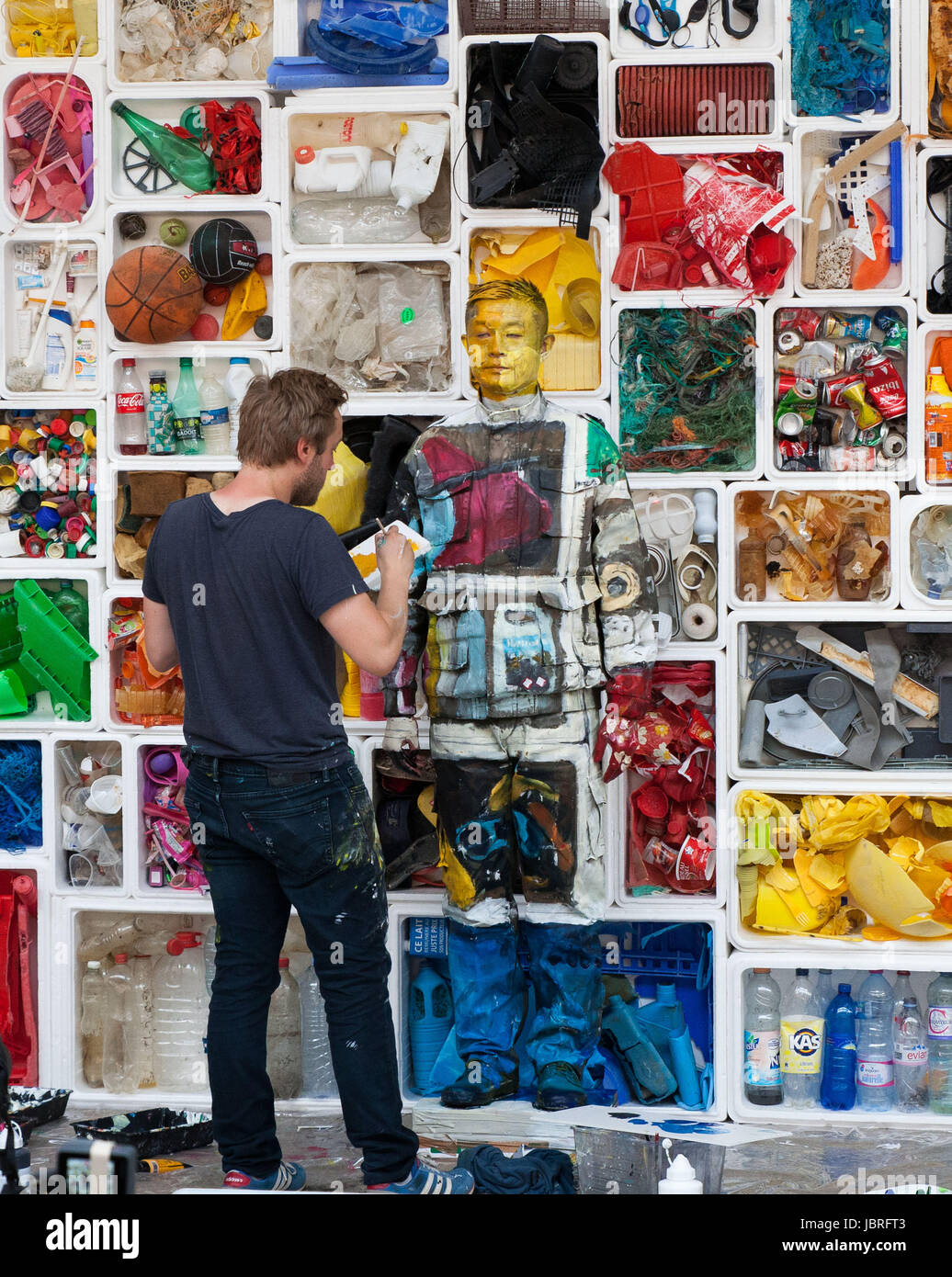 Liu Bolin Camouflage