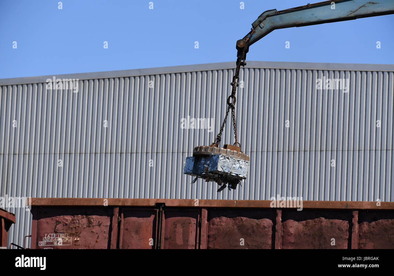 Duisburg, Germany. 27th May, 2017. Scrap handling procedures can be ...