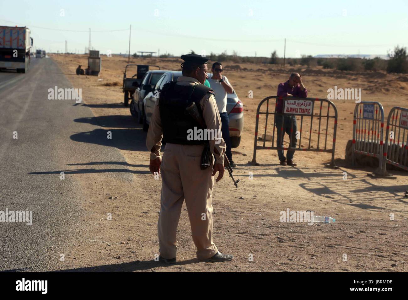Al-Minja, Egypt. 26th May, 2017. A Egyptian soldiers guards a ...