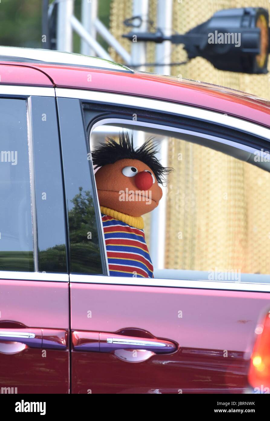 Ernie from sesame street hi-res stock photography and images - Alamy