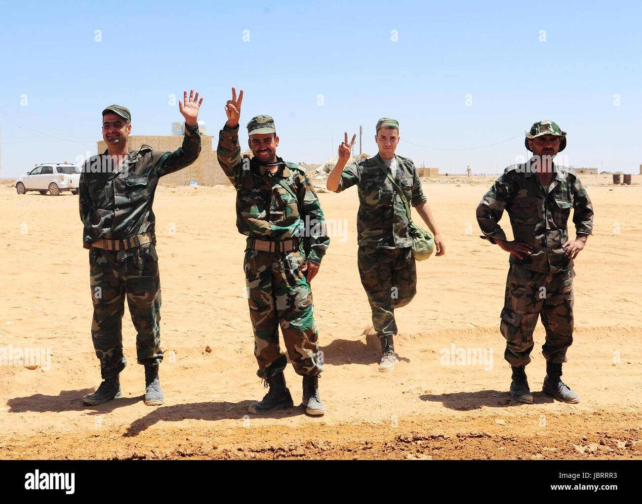 Soldiers reaching hi-res stock photography and images - Alamy