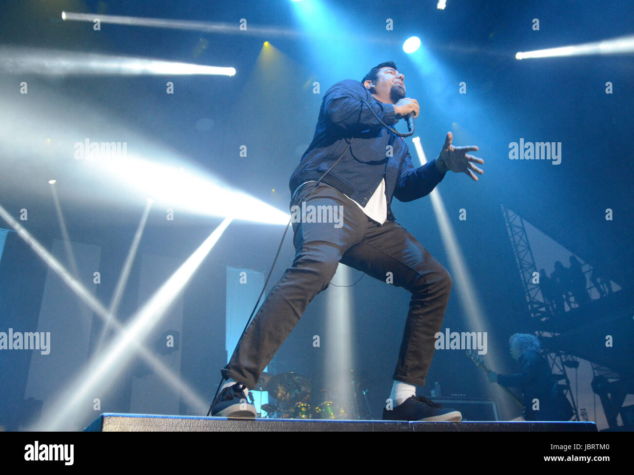 Chino moreno live hi-res stock photography and images - Alamy