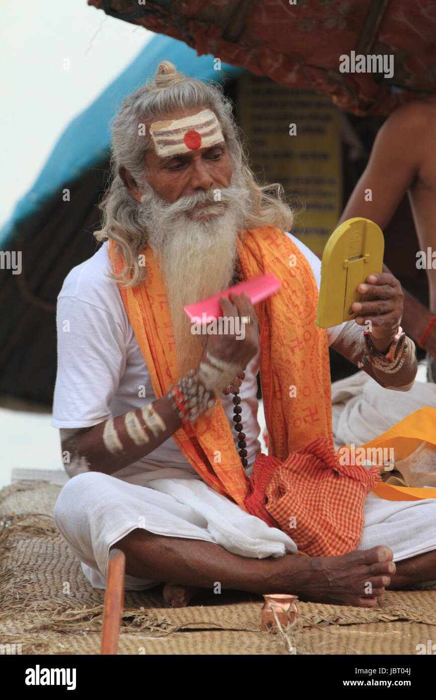 Hare krishna monk hi-res stock photography and images - Alamy