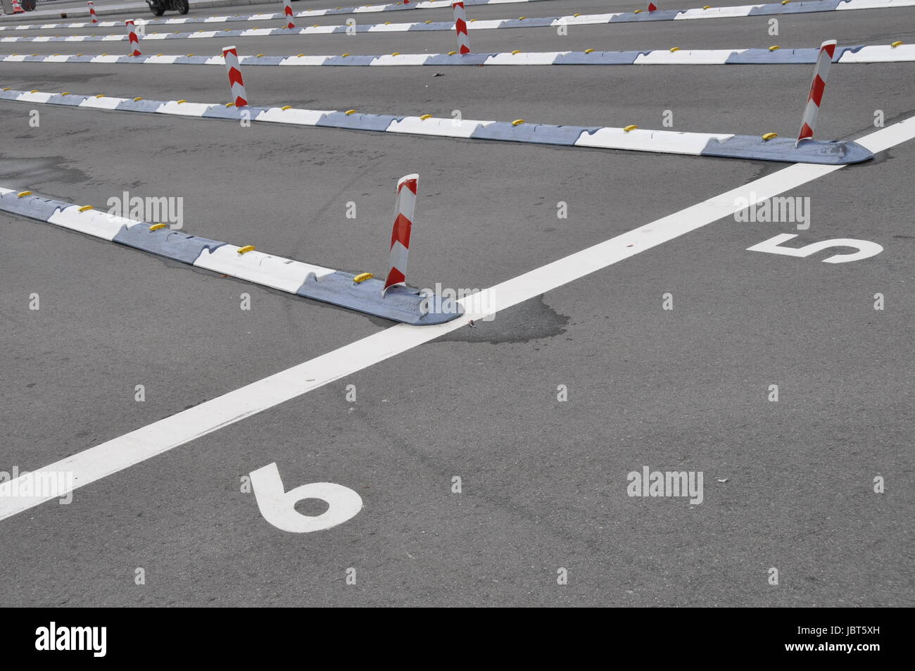 Six line road hi-res stock photography and images - Alamy